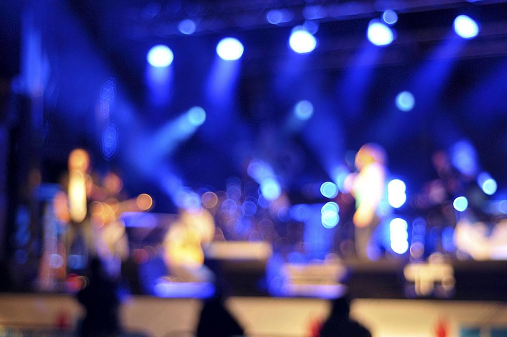 Stage Presence 101: How to Command a Room Without Saying a Word ...